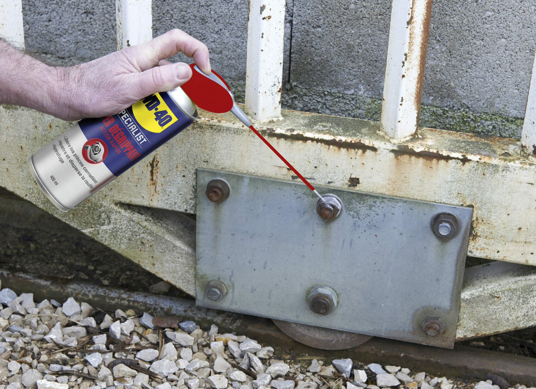 Vastgeroeste moer verwijderen in 4 stappen - WD-40 België